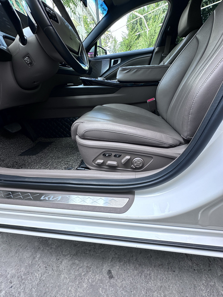 KIA K8 Hibrid  состояние отличное