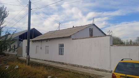 Uchastka sotiladi
