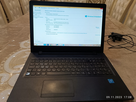 Lenovo noutbook 4/500 GB sotiladi
