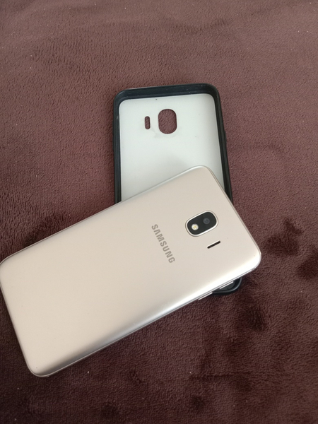 Samsung       J4