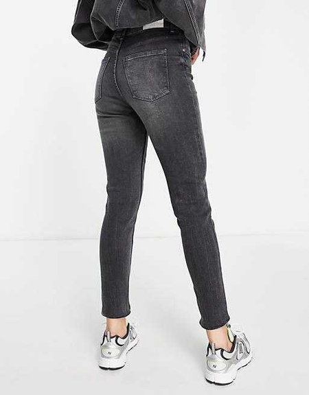 Джинсы женские Bershka
