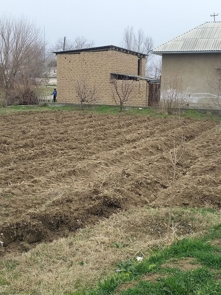 Quruq yer sotiladi
