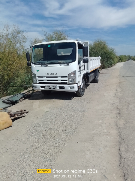 Isuzu samosval sotiladi 22000$ kelishamiz