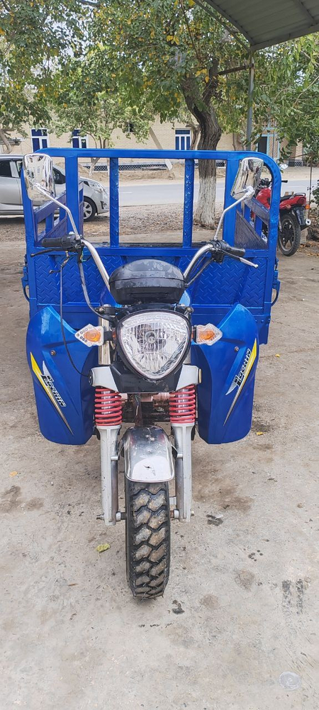 lochin moto sotiladi