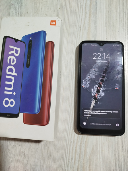 Redmi 8  3/32 holati yaxshi