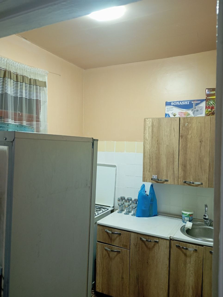 Срочно продаётся квартира дома рабаде трёхкомнатная