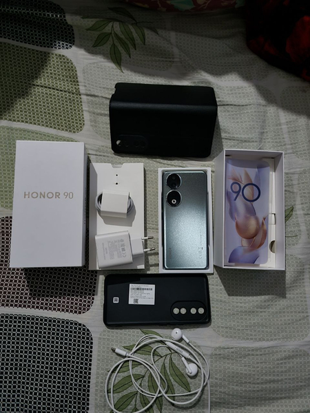 Honor 90 5G 8/256GB sirochni sotiladi