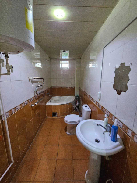 2 xonali 70m² 1-qavat sotiladi.
