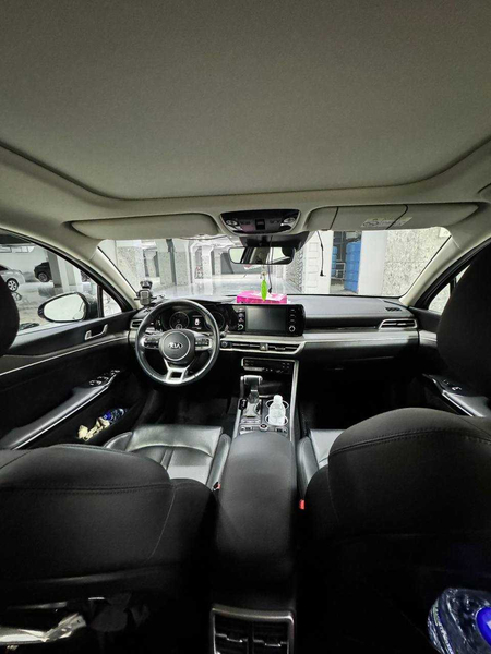 Kia K5 Luxe+ panorama