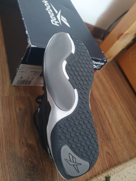 Продам Reebok HIIT TR 2.0 WOMEN Training Shoes Black. Размер 35,  35.5