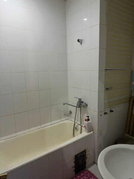 Продам чиланзар 10. Трёх комнатная. Балкон 1,5*3