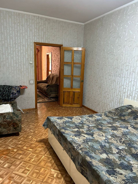 Чиланзар-11 3/2/4 балкон-1.5*3