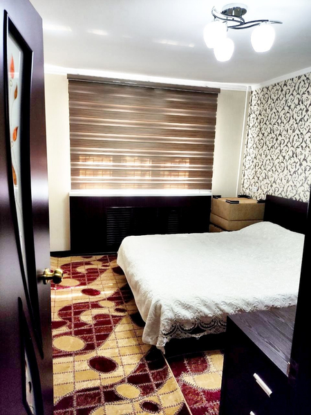 3комнатная/3/5, 68м² торец, кирп. Ор-р: Саламатина. 16 гор больница