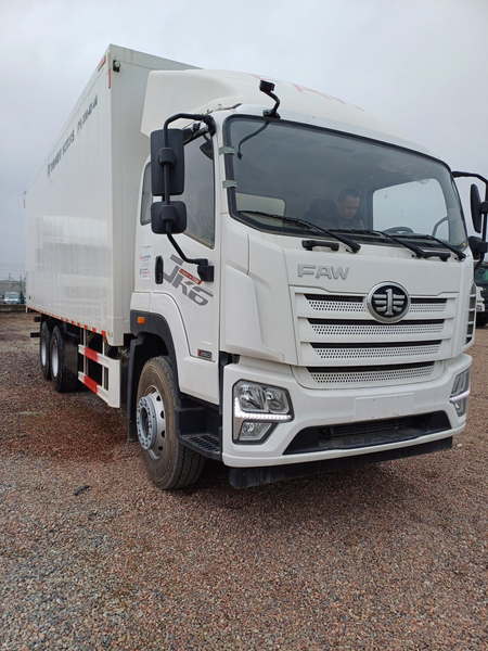 Faw 7.5 metr Furgon
