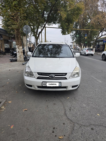 KIA CARNIVAL sotiladi.