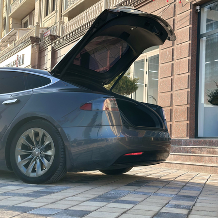 Tesla model S full