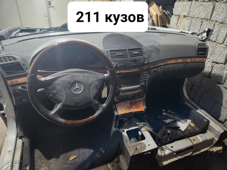 Авто запчасти Мерседес Бенс продаётся