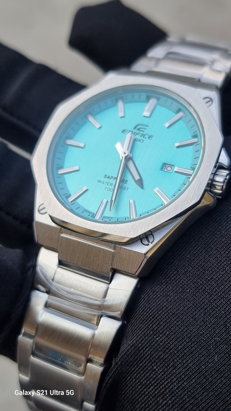 Casio 5359 model toliq nerjaveykadan  ishlangan varyanti. Holati yangi