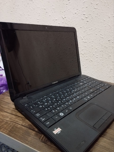 Toshiba noutbuk sotiladi