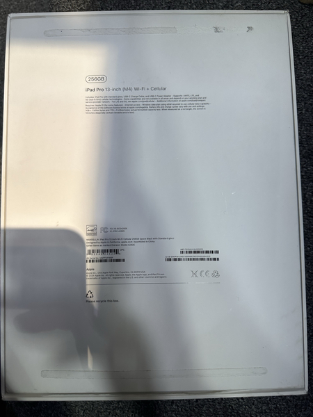 ipad m4 13inch 256 gb wifi+sim card