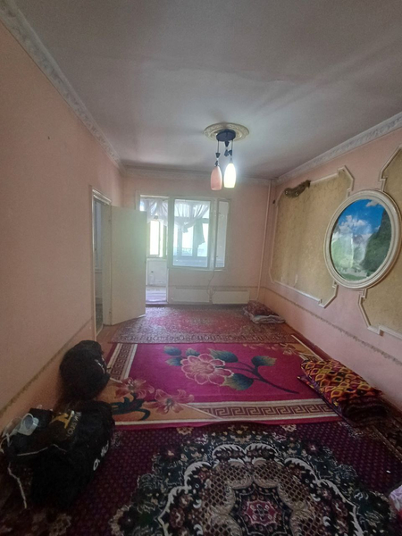Юнусабад 13, 2/2/4, балкон 1,5*6. Торец.
