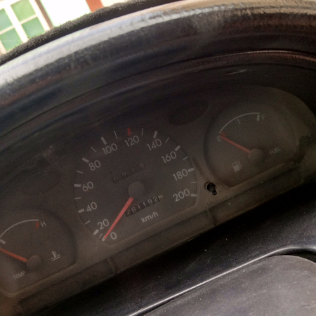 Hundai accent 1995 kelishiladi