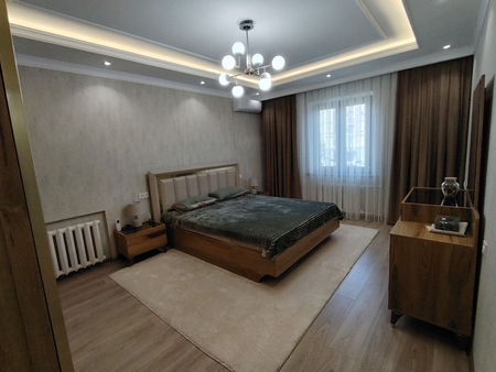 Аренда 4 комнатная квартира в центре