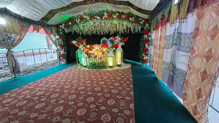 Sahna sotiladi 6,30m 23m.