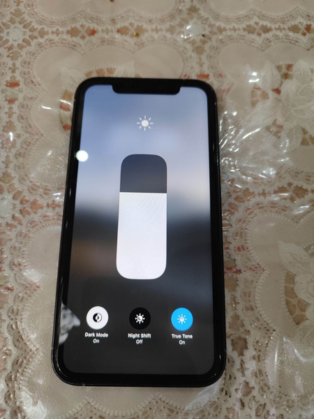 IPhone 11 12 pro korpus qoyilgan