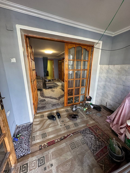 Срочно продаётся 3 комната на 1 этаже ваши остаётся партсезд