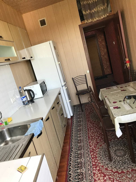 Продажа :Чиланзар м. Гулистан  3 ком 70000