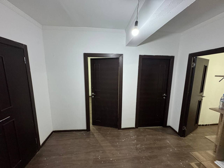 Срочно сотилади Янгихает KlA Авто салон оркаси 2/3/4  42 м²