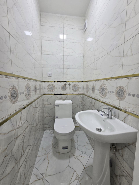 Продается 3 ком. Квартира в проспекте Навои ор. Азиз базар