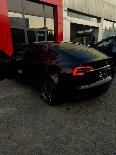 Tesla Model 3 - toza!! SROCHNO SOTILADI