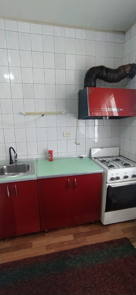 Аренда квартира сергели 8.  2/2/9