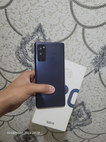 Samsung Galaxy S20 FE 8+8/256 GB. Bunaqasi juda kam 2 ta sim kartali.