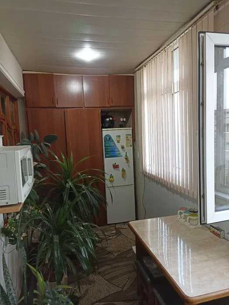 Продаётся квартира алмазор   район 2/5/5 56км