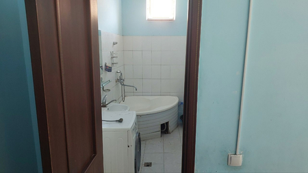 Food sity yaqin joyda arendaga hovli