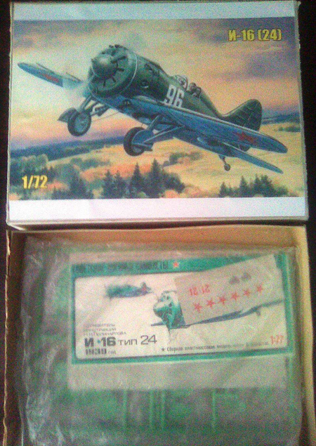 модель самолета МиГ-27 Academy 1/72