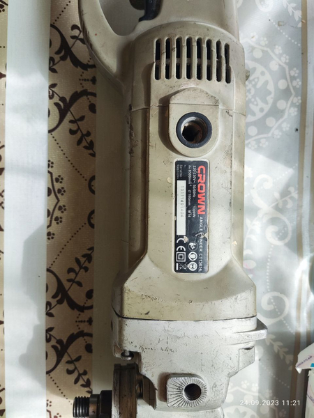 Crown УШМ-125 Болгарка