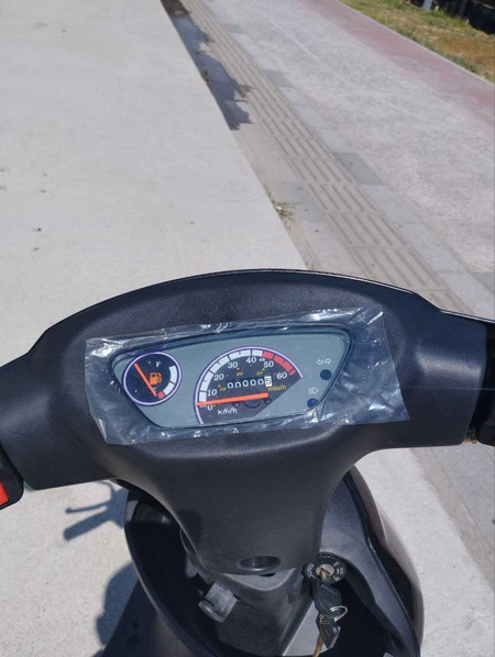 Продам скутер Lifan 80 кубов