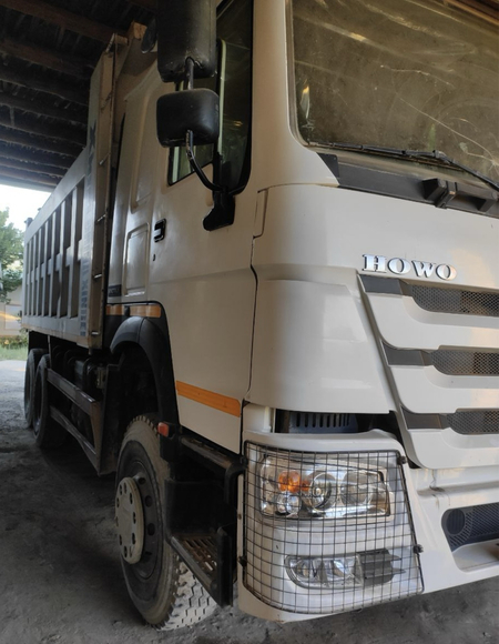 Самосвал HOWO Sinotruk аппарат 2020 йил