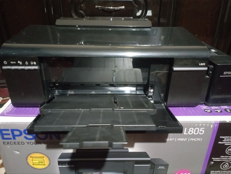 Epson l805 sotiladi yaxshi ishlariz palasa tashlamaydi