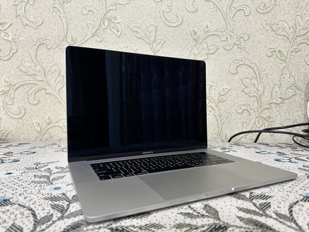 Ноутбук Apple Macbook Pro 2018 2k экран 15 inch Intel Core I7