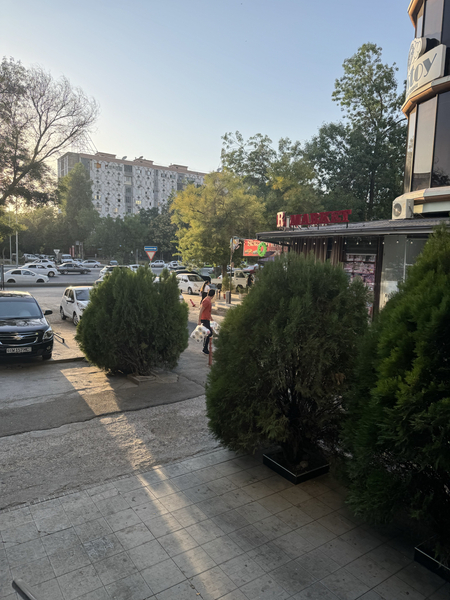 Сдаётся помешения вдоль дороги Юнус обод 13 кв напротив Мега Планет