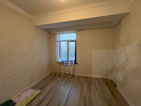 Arenda Qora qamish 1/4 novastroyka 3 xona mebelsiz uzoq muddatga