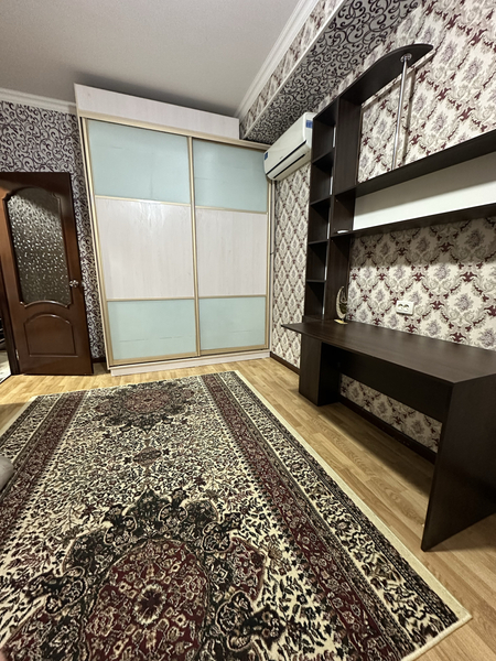 Одна комнатная квартира, локатция в Яккасарае. 450$ в месец