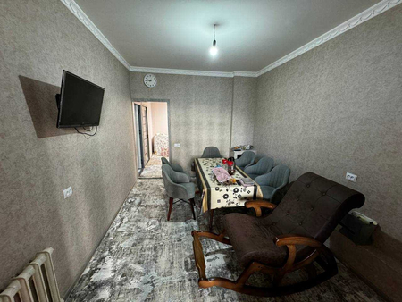 Продаю 5 комнатная квартира Сергели 5, метро 3 бекат