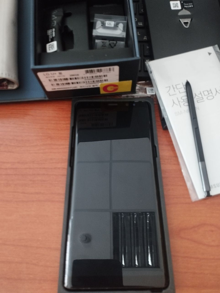 Samsung note 8.  6/256
