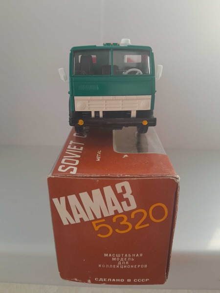 Модель КАМАЗ 5320 бортовой 1992г.